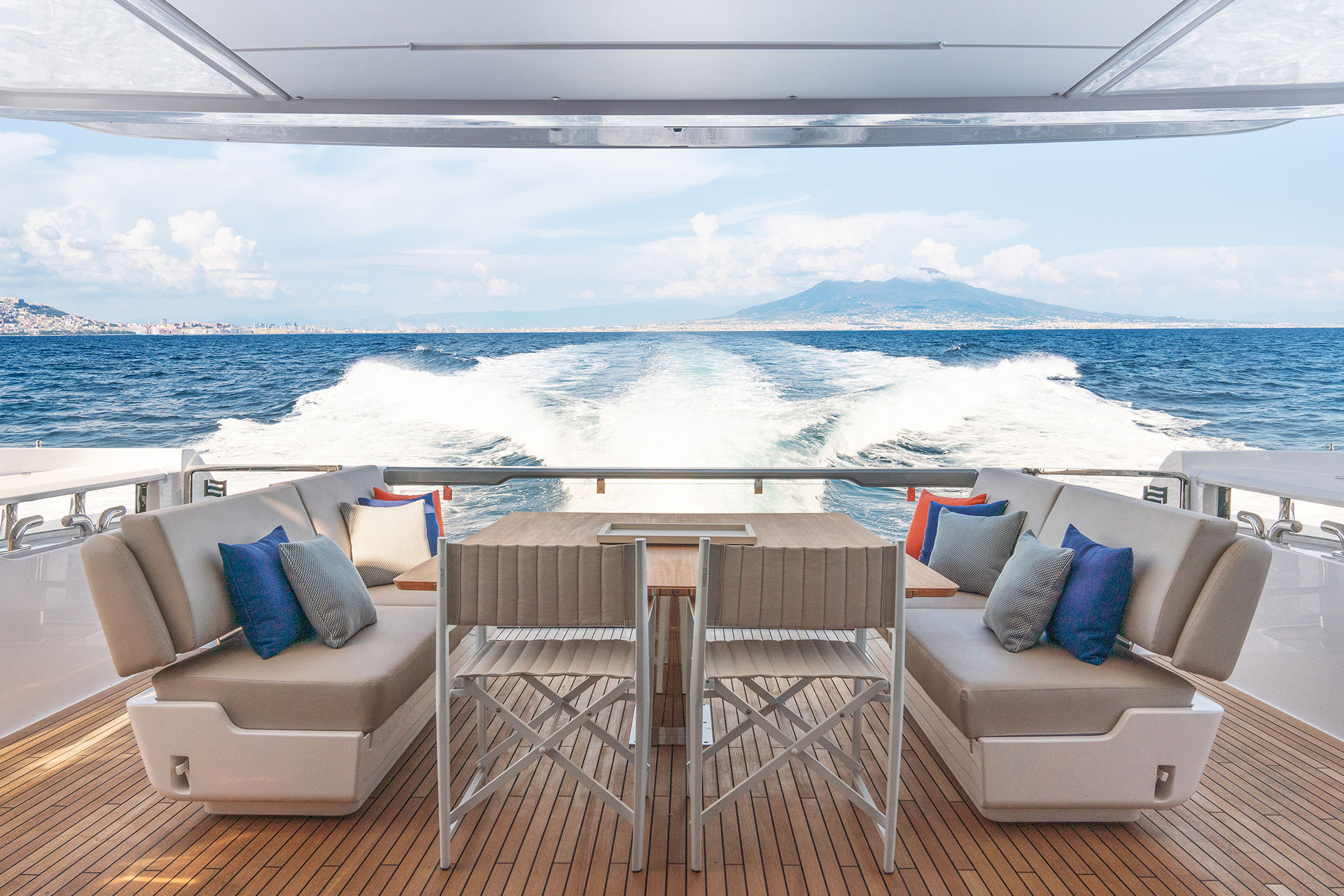 Yacht LADY AGA, Ferretti | CHARTERWORLD Luxury Superyacht Charters